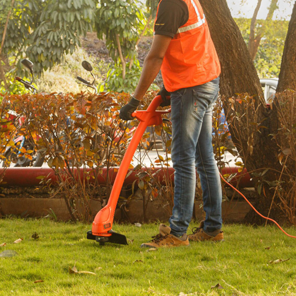 Black and Decker 350W Strimmer | Wilko