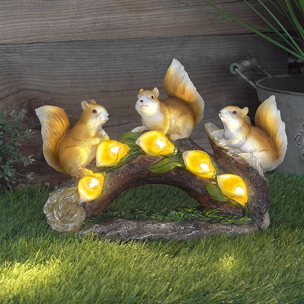 SA Products Squirrels on Log LED Solar Ornament Light | Wilko