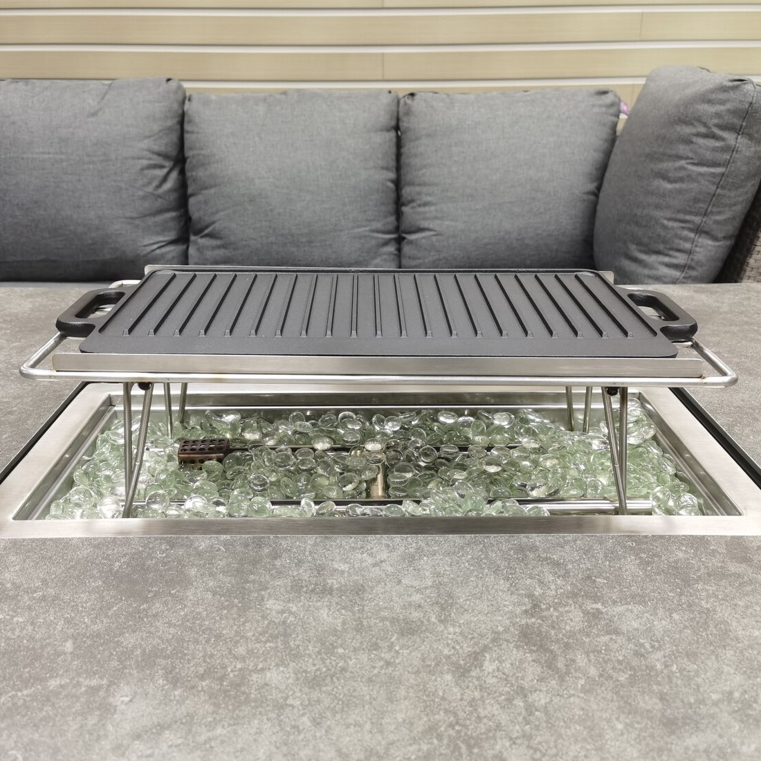 New Hampshire Black Fire Pit with Warming Rack - Malay Deluxe | Wilko